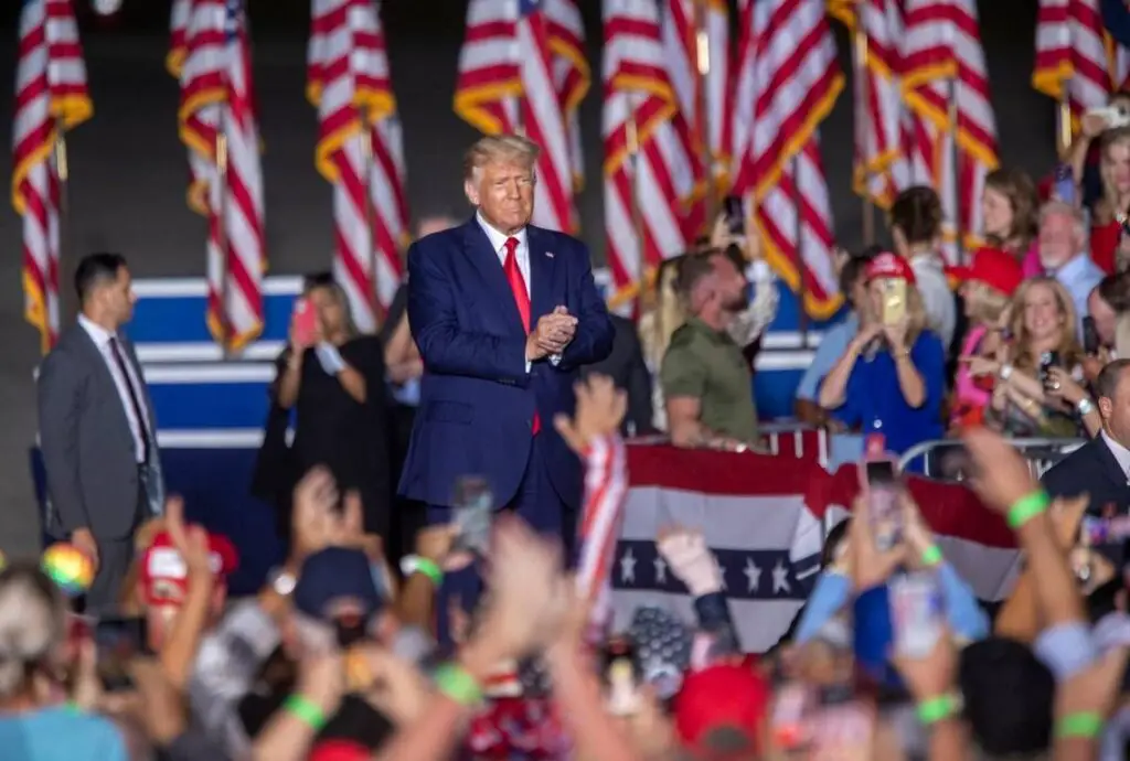 Trump Heads West for Back-to-Back Weekend Rallies in Nevada, Arizona ...