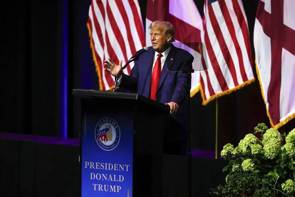 Full Video: Trump Speaks at Alabama GOP Dinner in Montgomery (Aug. 4 ...