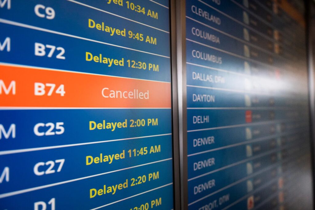 Flight Delays Surge While Democrats Refuse to End Shutdown Pain ...